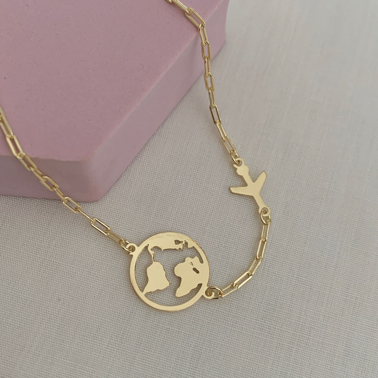 Pulseira Mundo e Avião - Banhado a Ouro - Mel Franzini Semi Joias